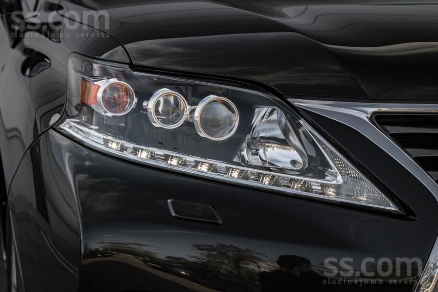 Black Lexus RX 2014 in Riga, with an engine capacity of 3.50 L and mileage of 115 thousand km for 16950 €, photo 8 on AUTOMOTO.COM.LV