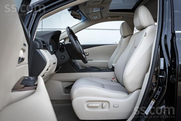 Black Lexus RX 2014 in Riga, with an engine capacity of 3.50 L and mileage of 115 thousand km for 16950 €, photo 11 on AUTOMOTO.COM.LV