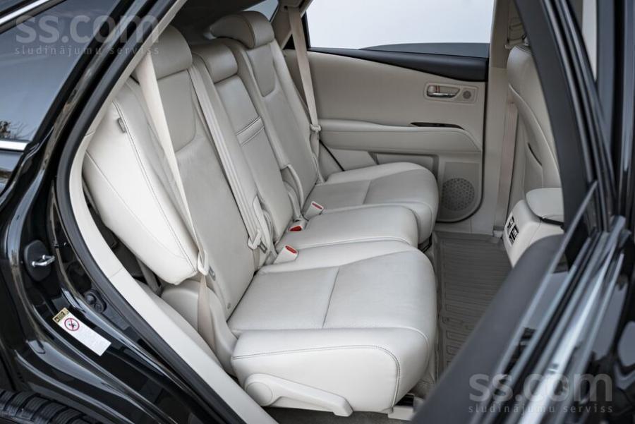 Black Lexus RX 2014 in Riga, with an engine capacity of 3.50 L and mileage of 115 thousand km for 16950 €, photo 14 on AUTOMOTO.COM.LV