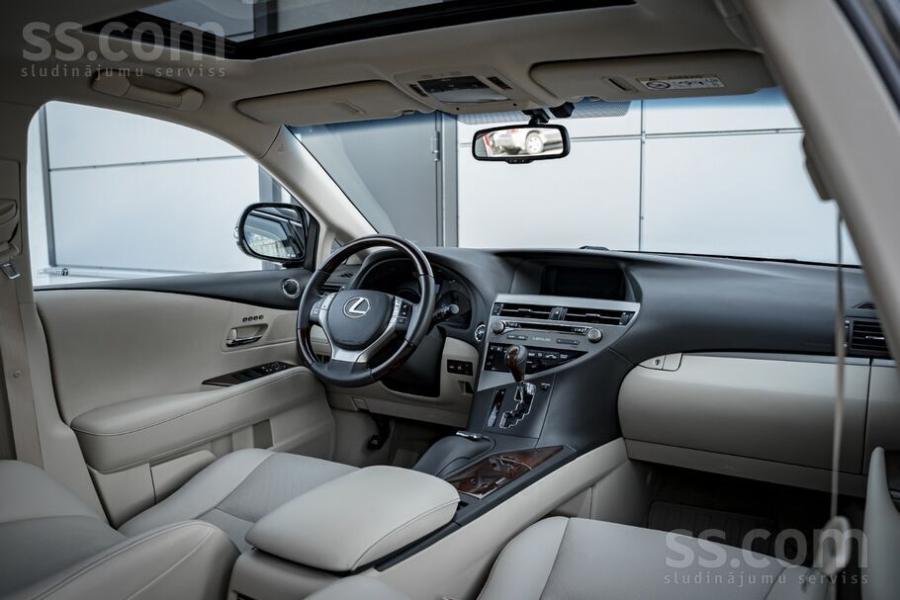Black Lexus RX 2014 in Riga, with an engine capacity of 3.50 L and mileage of 115 thousand km for 16950 €, photo 16 on AUTOMOTO.COM.LV