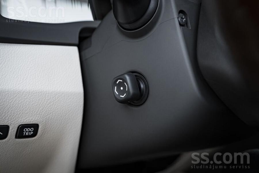 Black Lexus RX 2014 in Riga, with an engine capacity of 3.50 L and mileage of 115 thousand km for 16950 €, photo 19 on AUTOMOTO.COM.LV