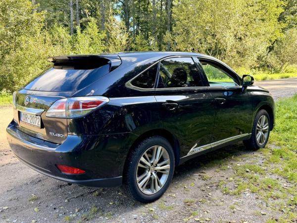 Black Lexus RX 2015 in Liepaja, with an engine capacity of 3.50 L and mileage of 198 thousand km for 13800 €, photo 5 on AUTOMOTO.COM.LV
