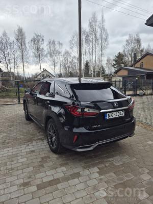 Melns Lexus RX 2017 Rīga, ar dzinēja tilpumu 3.50 L un nobraukumu 200 tūkst. km par 28500 €, foto 3 vietnē AUTOMOTO.COM.LV