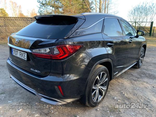 Black Lexus RX 2017 in Tallinn, with an engine capacity of 3.50 L and mileage of 136 thousand km for 29800 €, photo 5 on AUTOMOTO.COM.LV