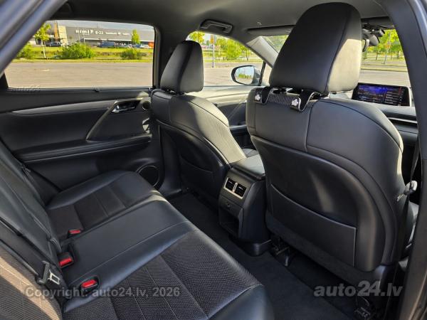 Melns Lexus RX 2017 Tallina, ar dzinēja tilpumu 3.50 L un nobraukumu 139 tūkst. km par 36500 €, foto 6 vietnē AUTOMOTO.COM.LV