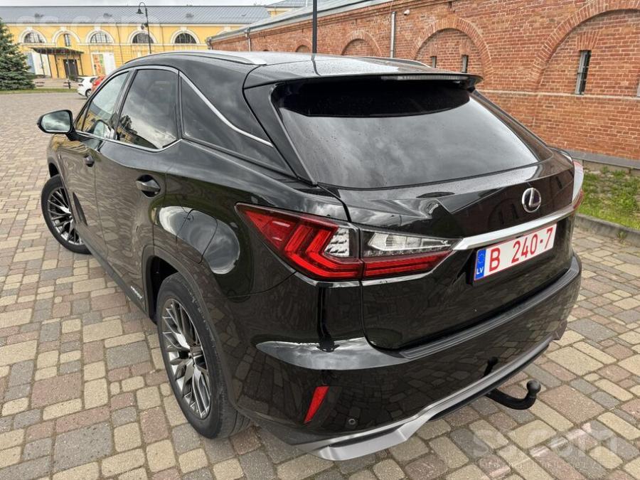Black Lexus RX 2017 in Daugavpils, with an engine capacity of 3.50 L and mileage of 184 thousand km for 29450 €, photo 6 on AUTOMOTO.COM.LV