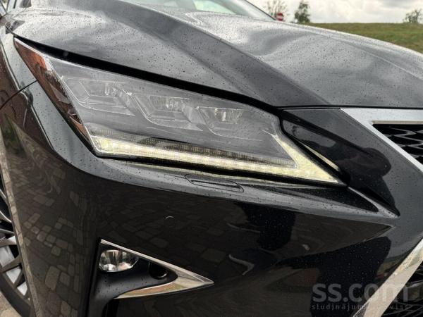 Melns Lexus RX 2017 Daugavpils, ar dzinēja tilpumu 3.50 L un nobraukumu 184 tūkst. km par 29450 €, foto 6 vietnē AUTOMOTO.COM.LV