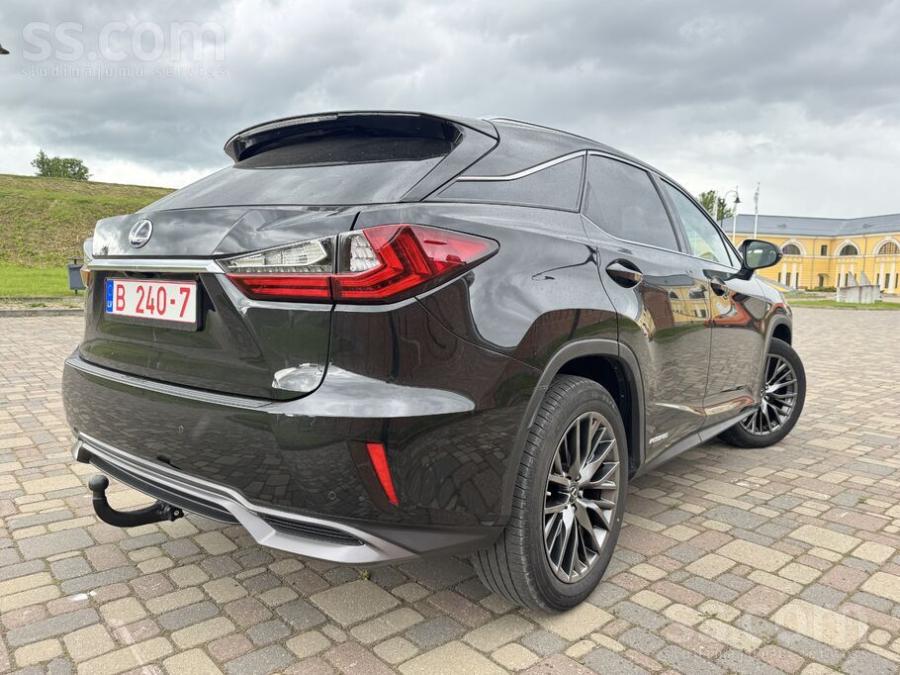 Black Lexus RX 2017 in Daugavpils, with an engine capacity of 3.50 L and mileage of 184 thousand km for 29450 €, photo 9 on AUTOMOTO.COM.LV