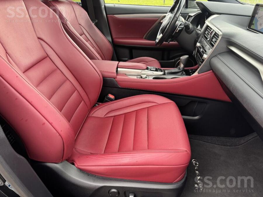 Black Lexus RX 2017 in Daugavpils, with an engine capacity of 3.50 L and mileage of 184 thousand km for 29450 €, photo 18 on AUTOMOTO.COM.LV