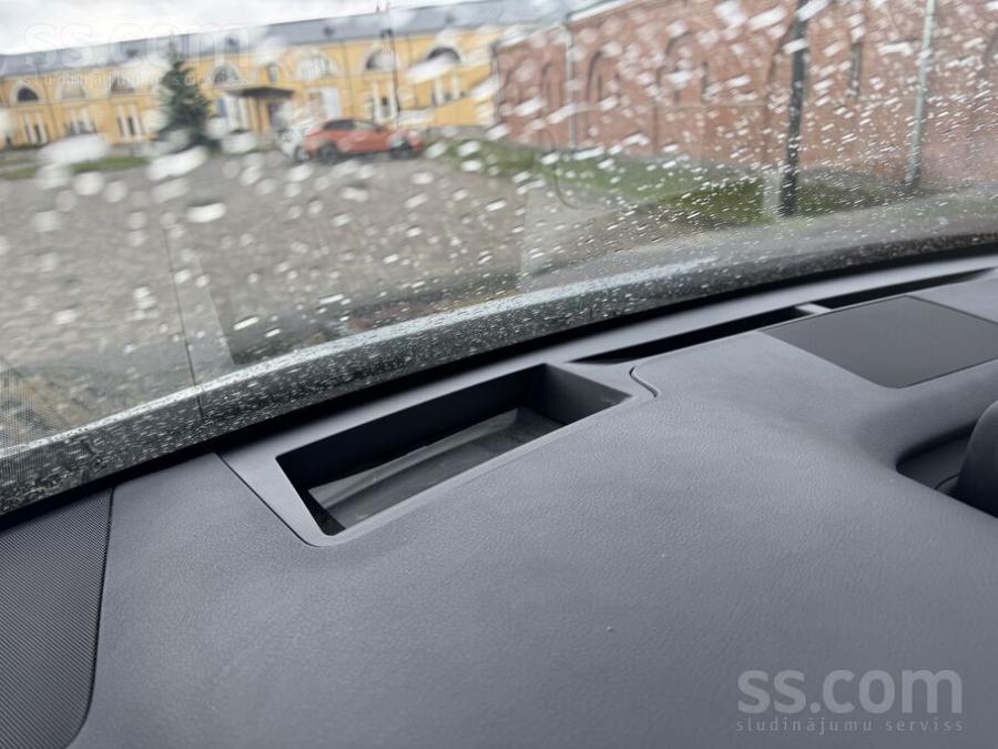 Black Lexus RX 2017 in Daugavpils, with an engine capacity of 3.50 L and mileage of 184 thousand km for 29450 €, photo 25 on AUTOMOTO.COM.LV
