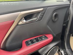 Black Lexus RX 2017 in Daugavpils, with an engine capacity of 3.50 L and mileage of 184 thousand km for 29450 €, photo 29 on AUTOMOTO.COM.LV