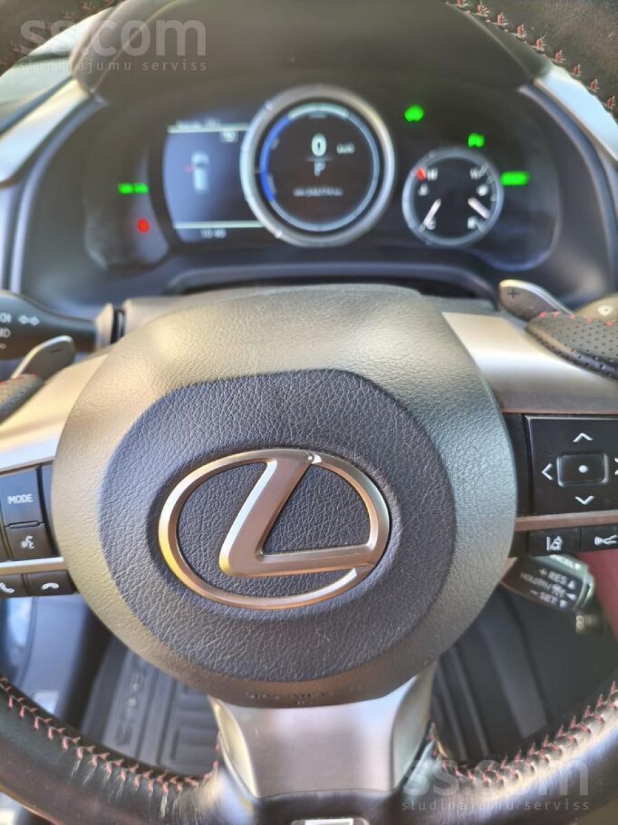 Black Lexus RX 2017 in Riga, with an engine capacity of 3.50 L and mileage of 240 thousand km for 23990 €, photo 13 on AUTOMOTO.COM.LV