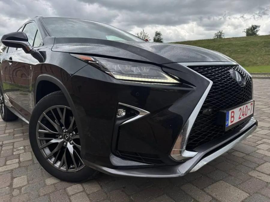 Black Lexus RX 2017 in Daugavpils, with an engine capacity of 3.50 L and mileage of 184 thousand km for 29500 €, photo 6 on AUTOMOTO.COM.LV