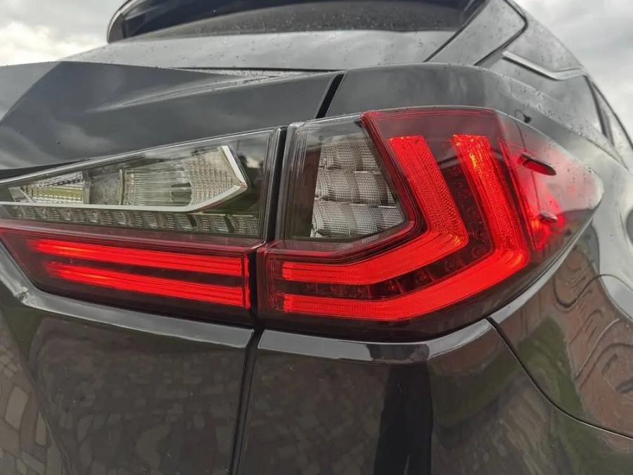 Black Lexus RX 2017 in Daugavpils, with an engine capacity of 3.50 L and mileage of 184 thousand km for 29500 €, photo 17 on AUTOMOTO.COM.LV