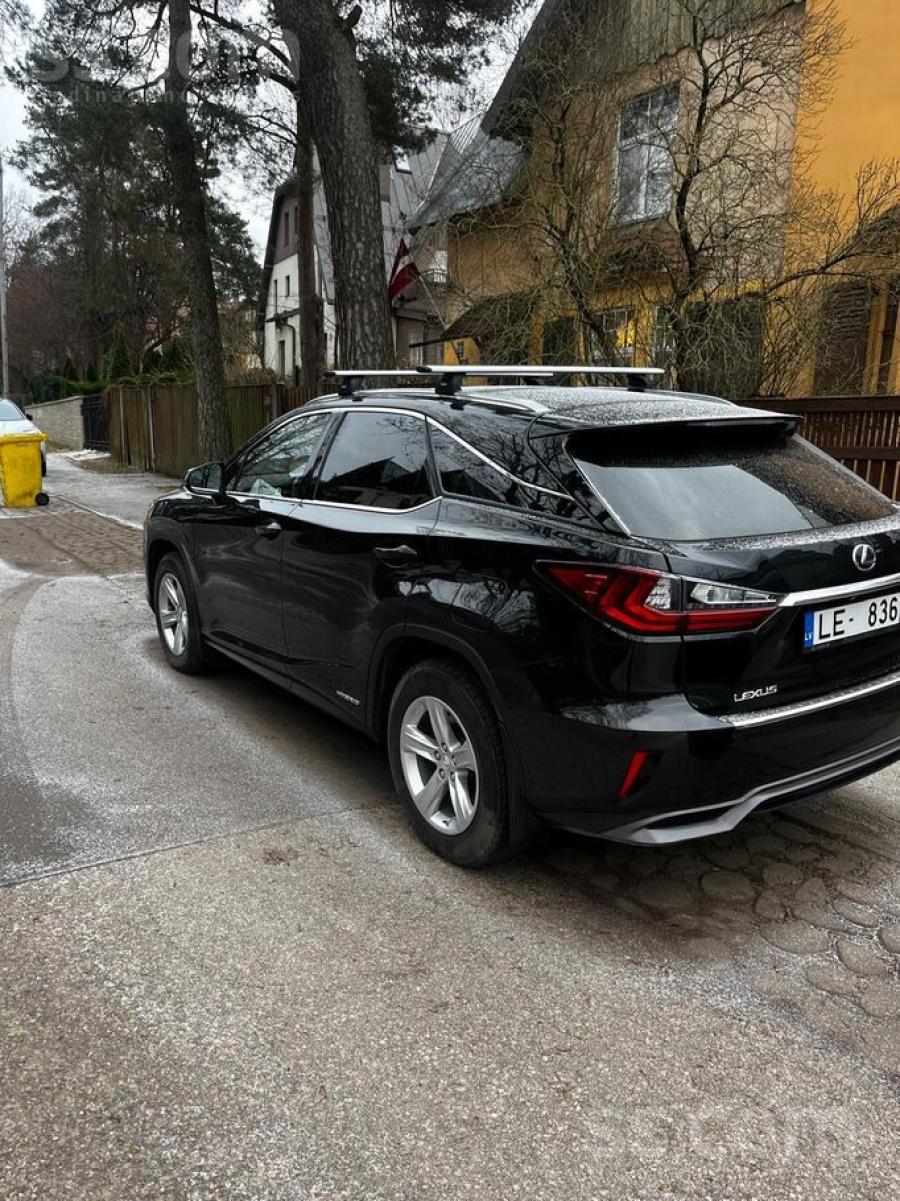 Black Lexus RX 2018 in Riga, with an engine capacity of 3.50 L and mileage of 104 thousand km for 31000 €, photo 7 on AUTOMOTO.COM.LV