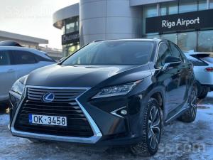 Black Lexus RX 2018 in Riga, with an engine capacity of 3.50 L and mileage of 152 thousand km for 29950 €, photo 3 on AUTOMOTO.COM.LV
