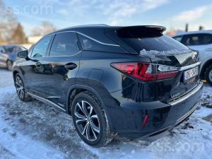 Black Lexus RX 2018 in Riga, with an engine capacity of 3.50 L and mileage of 152 thousand km for 29950 €, photo 5 on AUTOMOTO.COM.LV