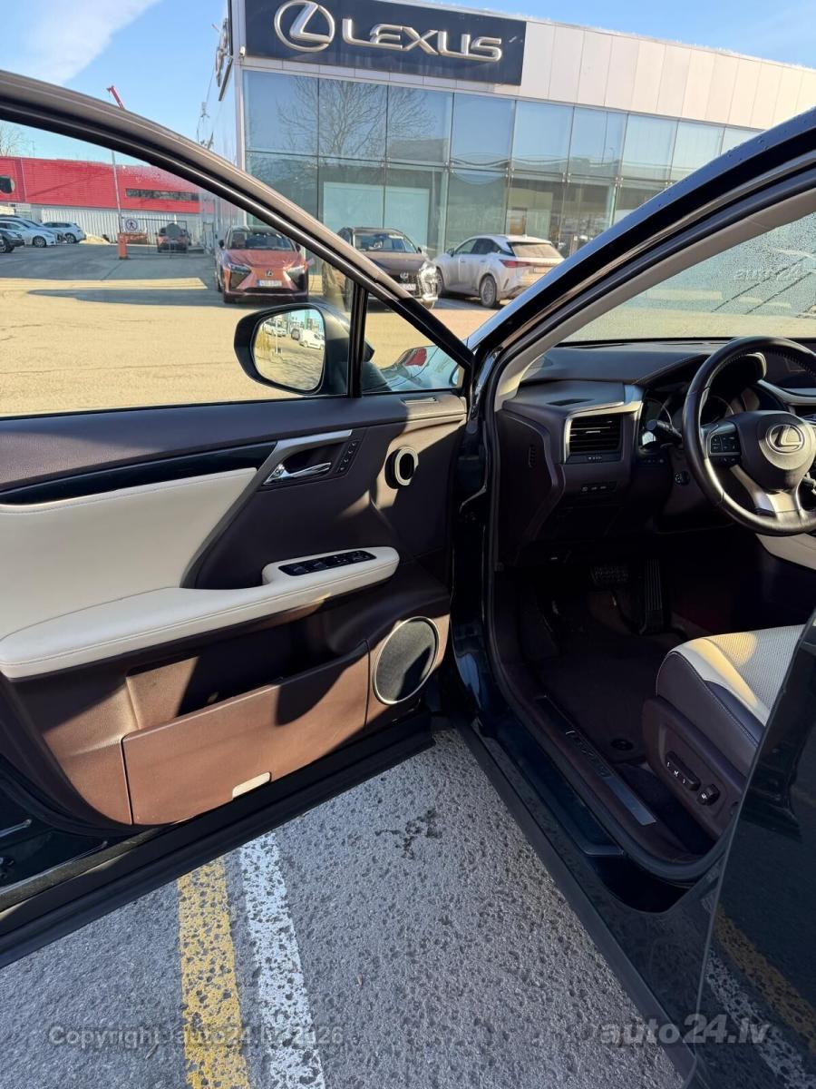 Melns Lexus RX 2019 Tallina, ar dzinēja tilpumu 3.50 L un nobraukumu 87 tūkst. km par 33900 €, foto 10 vietnē AUTOMOTO.COM.LV
