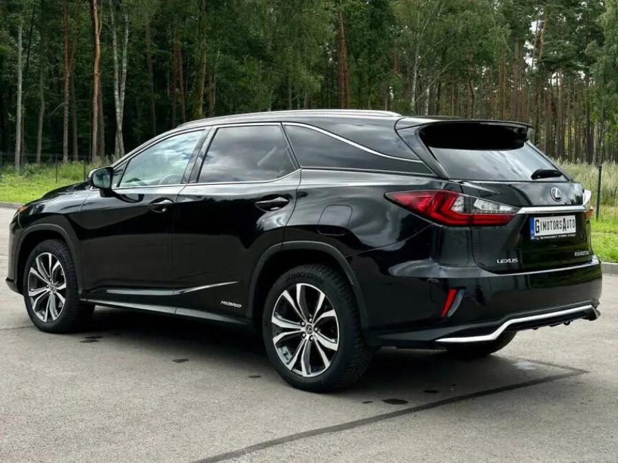 Black Lexus RX 2019 in Riga, with an engine capacity of 3.50 L and mileage of 157 thousand km for 35990 €, photo 5 on AUTOMOTO.COM.LV