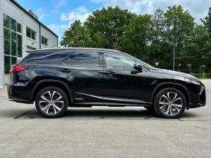 Black Lexus RX 2019 in Riga, with an engine capacity of 3.50 L and mileage of 157 thousand km for 35990 €, photo 7 on AUTOMOTO.COM.LV
