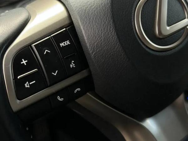 Black Lexus RX 2019 in Riga, with an engine capacity of 3.50 L and mileage of 157 thousand km for 35990 €, photo 7 on AUTOMOTO.COM.LV