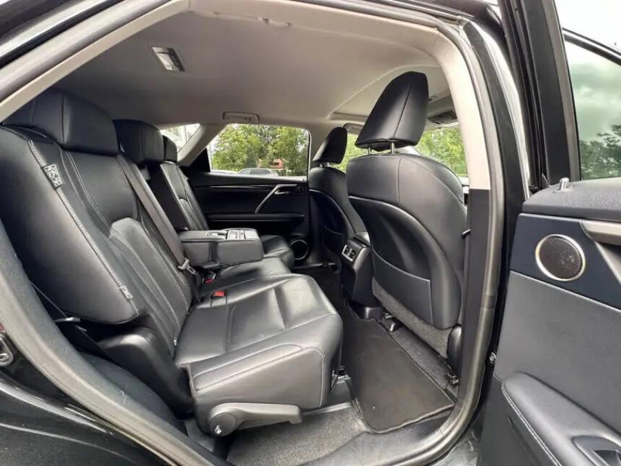 Black Lexus RX 2019 in Riga, with an engine capacity of 3.50 L and mileage of 157 thousand km for 35990 €, photo 17 on AUTOMOTO.COM.LV