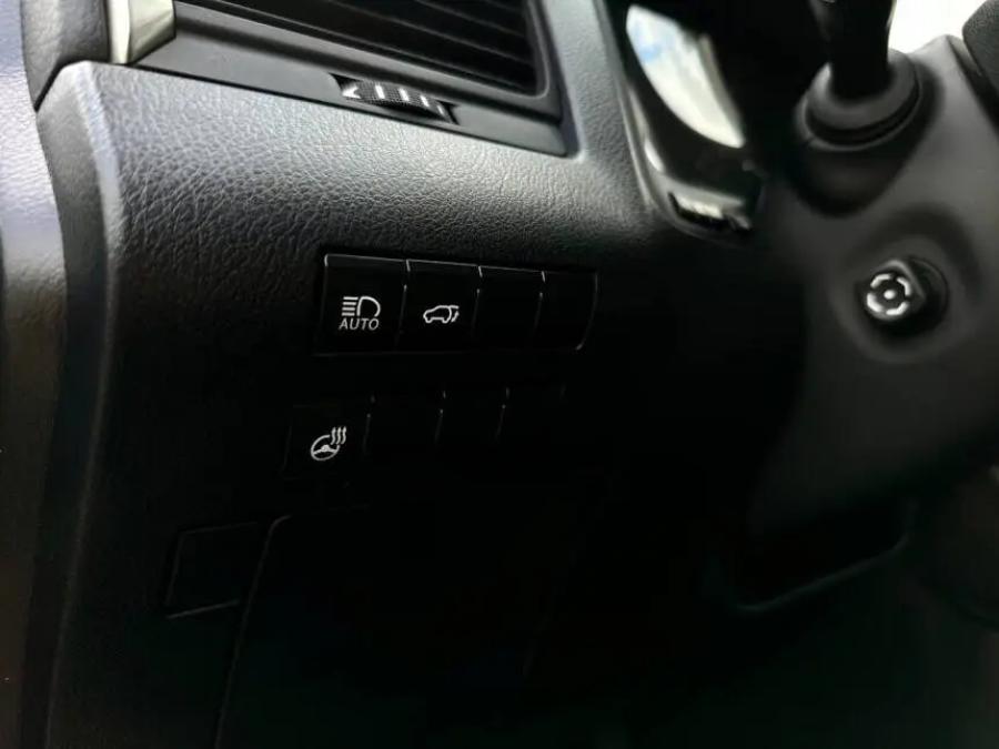 Black Lexus RX 2019 in Riga, with an engine capacity of 3.50 L and mileage of 157 thousand km for 35990 €, photo 26 on AUTOMOTO.COM.LV