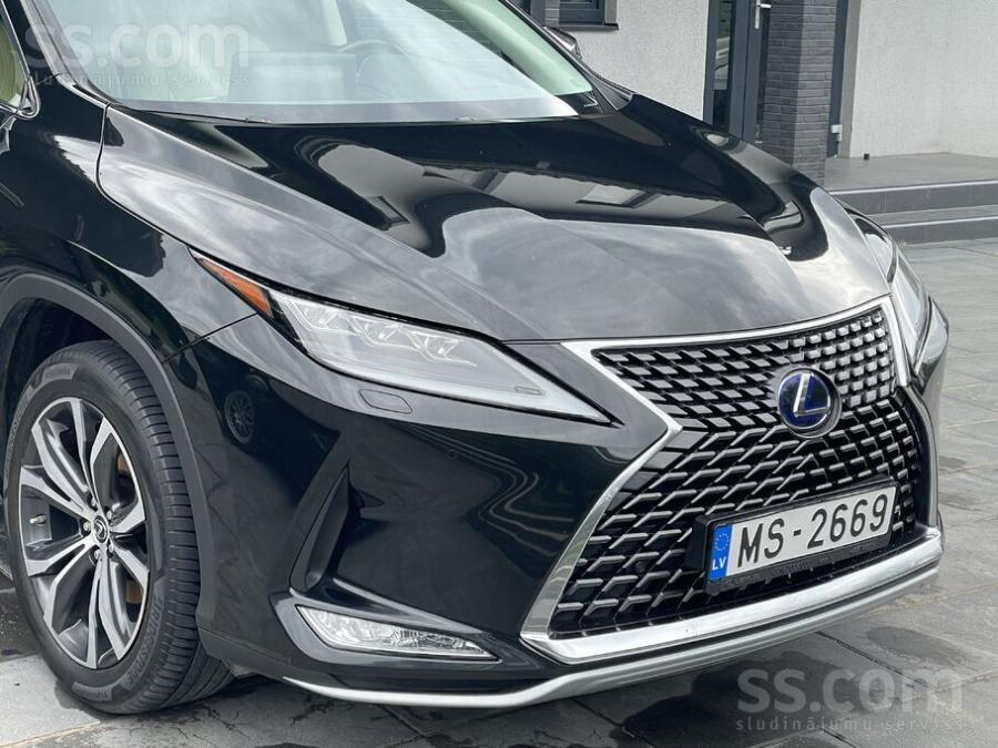 Black Lexus RX 2020 in Riga, with an engine capacity of 3.50 L and mileage of 132 thousand km for 36500 €, photo 4 on AUTOMOTO.COM.LV