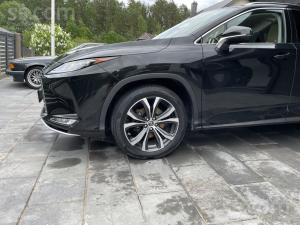Black Lexus RX 2020 in Riga, with an engine capacity of 3.50 L and mileage of 132 thousand km for 36500 €, photo 7 on AUTOMOTO.COM.LV