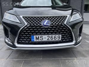 Black Lexus RX 2020 in Riga, with an engine capacity of 3.50 L and mileage of 132 thousand km for 36500 €, photo 15 on AUTOMOTO.COM.LV