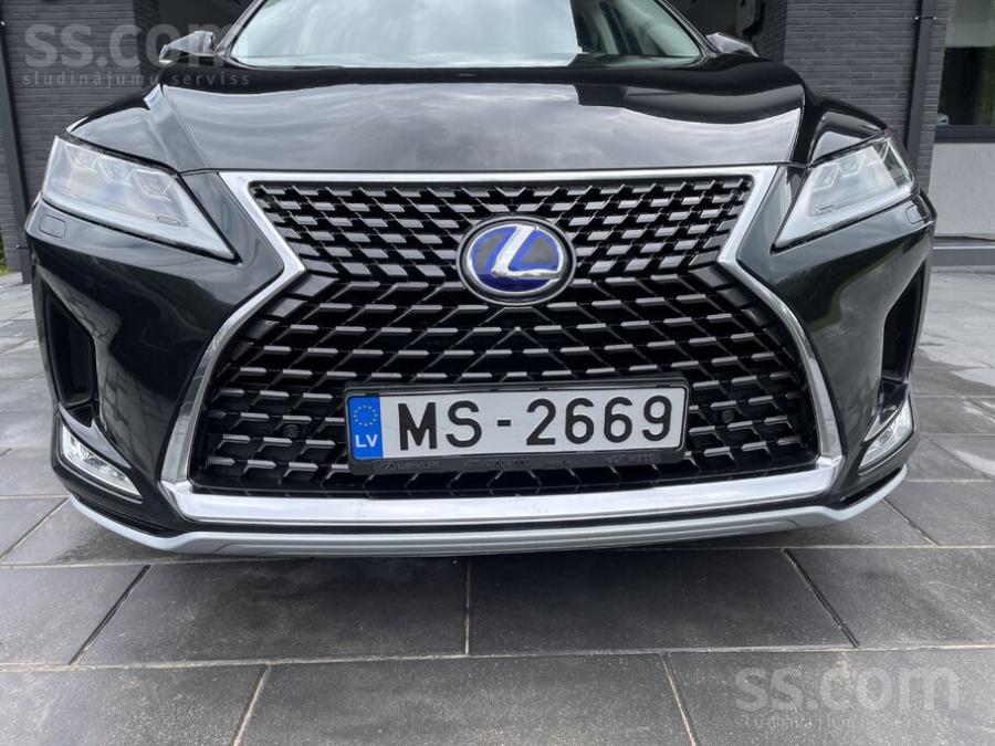 Black Lexus RX 2020 in Riga, with an engine capacity of 3.50 L and mileage of 132 thousand km for 36500 €, photo 15 on AUTOMOTO.COM.LV