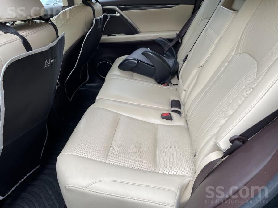 Black Lexus RX 2020 in Riga, with an engine capacity of 3.50 L and mileage of 132 thousand km for 36500 €, photo 17 on AUTOMOTO.COM.LV