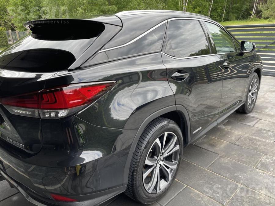 Black Lexus RX 2020 in Riga, with an engine capacity of 3.50 L and mileage of 132 thousand km for 36500 €, photo 18 on AUTOMOTO.COM.LV