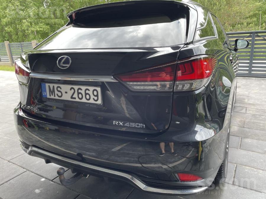 Black Lexus RX 2020 in Riga, with an engine capacity of 3.50 L and mileage of 132 thousand km for 36500 €, photo 19 on AUTOMOTO.COM.LV