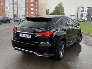 Melns Lexus RX 2020 Jelgava, ar dzinēja tilpumu 3.50 L un nobraukumu 0 tūkst. km par 40000 €, foto 5 vietnē AUTOMOTO.COM.LV