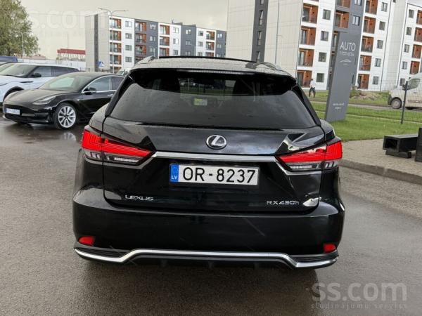 Melns Lexus RX 2020 Jelgava, ar dzinēja tilpumu 3.50 L un nobraukumu 0 tūkst. km par 40000 €, foto 7 vietnē AUTOMOTO.COM.LV