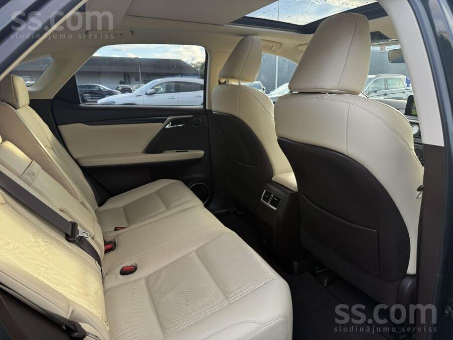 Melns Lexus RX 2020 Jelgava, ar dzinēja tilpumu 3.50 L un nobraukumu 0 tūkst. km par 40000 €, foto 13 vietnē AUTOMOTO.COM.LV