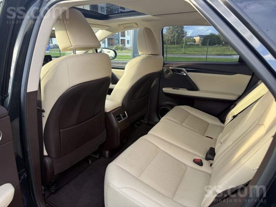 Melns Lexus RX 2020 Jelgava, ar dzinēja tilpumu 3.50 L un nobraukumu 0 tūkst. km par 40000 €, foto 14 vietnē AUTOMOTO.COM.LV