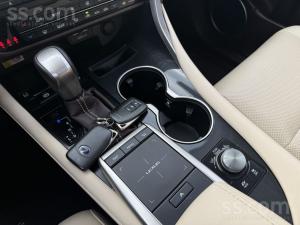 Melns Lexus RX 2020 Jelgava, ar dzinēja tilpumu 3.50 L un nobraukumu 0 tūkst. km par 40000 €, foto 17 vietnē AUTOMOTO.COM.LV