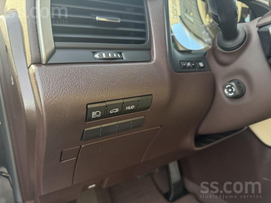 Melns Lexus RX 2020 Jelgava, ar dzinēja tilpumu 3.50 L un nobraukumu 0 tūkst. km par 40000 €, foto 23 vietnē AUTOMOTO.COM.LV