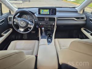 Black Lexus RX 2021 in Riga, with an engine capacity of 3.50 L and mileage of 74 thousand km for 42900 €, photo 9 on AUTOMOTO.COM.LV