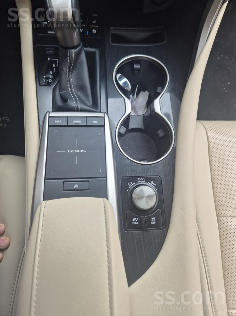 Black Lexus RX 2021 in Riga, with an engine capacity of 3.50 L and mileage of 74 thousand km for 42900 €, photo 10 on AUTOMOTO.COM.LV