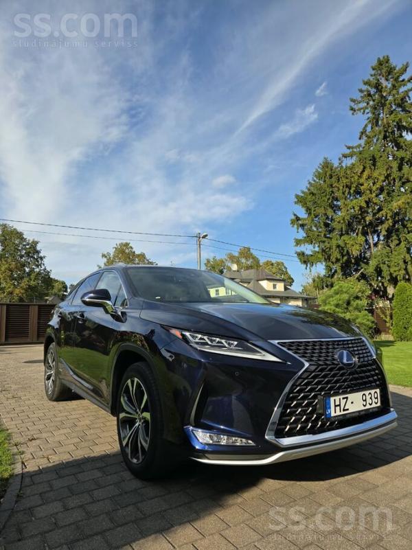 Lexus RX 2021 in Riga on AUTOMOTO.COM.LV Black Lexus RX 2021 in Riga, with an engine capacity of 3.50 L and mileage of 75 thousand km for 39800 €, photo 3 on AUTOMOTO.COM.LV