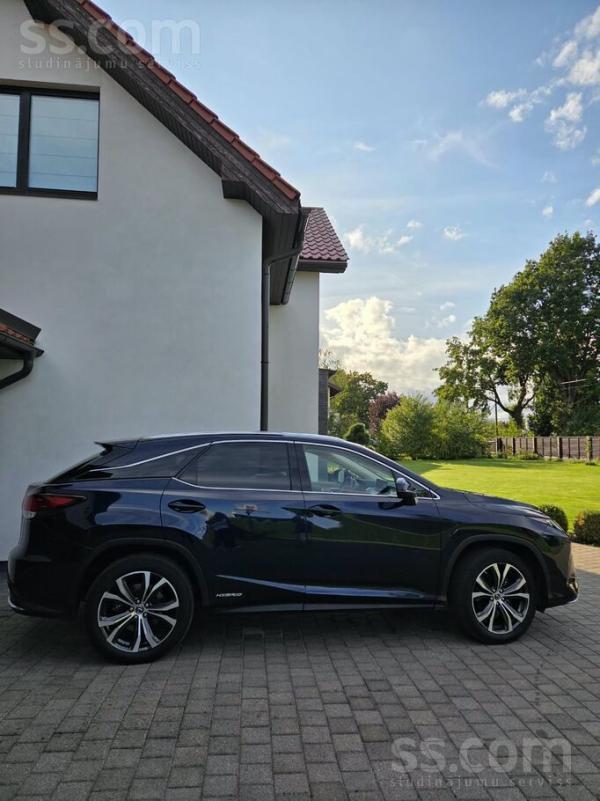 Lexus RX 2021 in Riga on AUTOMOTO.COM.LV Black Lexus RX 2021 in Riga, with an engine capacity of 3.50 L and mileage of 75 thousand km for 39800 €, photo 10 on AUTOMOTO.COM.LV