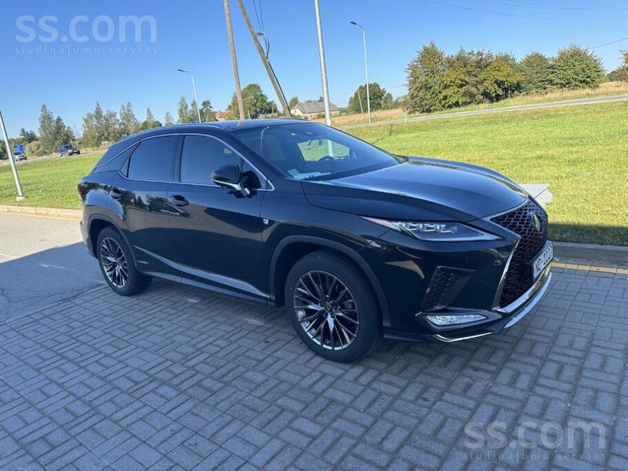 Black Lexus RX 2022 in Riga, with an engine capacity of 3.50 L and mileage of 80 thousand km for 55000 €, photo 11 on AUTOMOTO.COM.LV