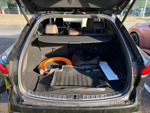 Melns Lexus RX 2023 Tallina, ar dzinēja tilpumu 2.50 L un nobraukumu 45 tūkst. km par 67100 €, foto 6 vietnē AUTOMOTO.COM.LV