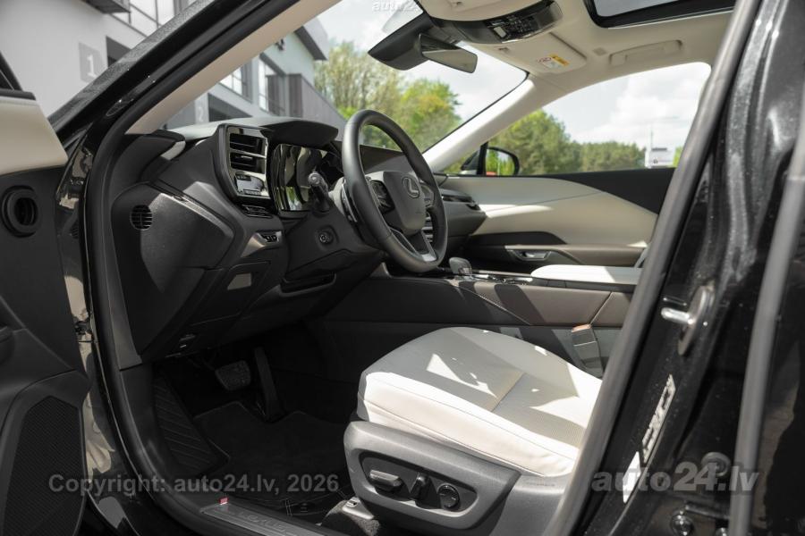 Black Lexus RX 2025 in Vilnius, with an engine capacity of 0.00 L and mileage of 13 thousand km for 76900 €, photo 18 on AUTOMOTO.COM.LV