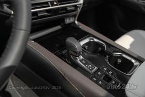 Black Lexus RX 2025 in Vilnius, with an engine capacity of 0.00 L and mileage of 13 thousand km for 76900 €, photo 19 on AUTOMOTO.COM.LV