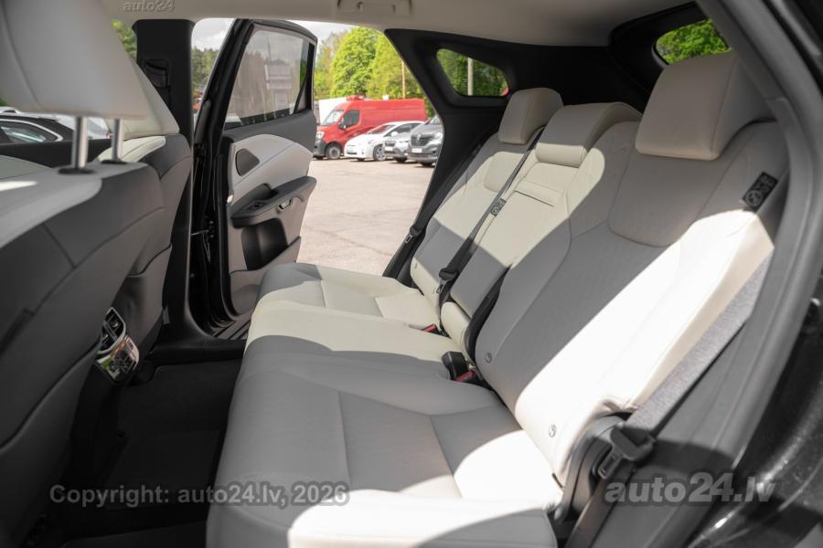 Black Lexus RX 2025 in Vilnius, with an engine capacity of 0.00 L and mileage of 13 thousand km for 76900 €, photo 20 on AUTOMOTO.COM.LV