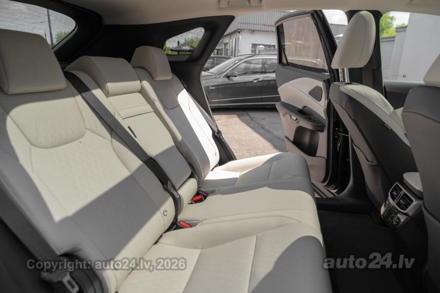 Black Lexus RX 2025 in Vilnius, with an engine capacity of 0.00 L and mileage of 13 thousand km for 76900 €, photo 21 on AUTOMOTO.COM.LV